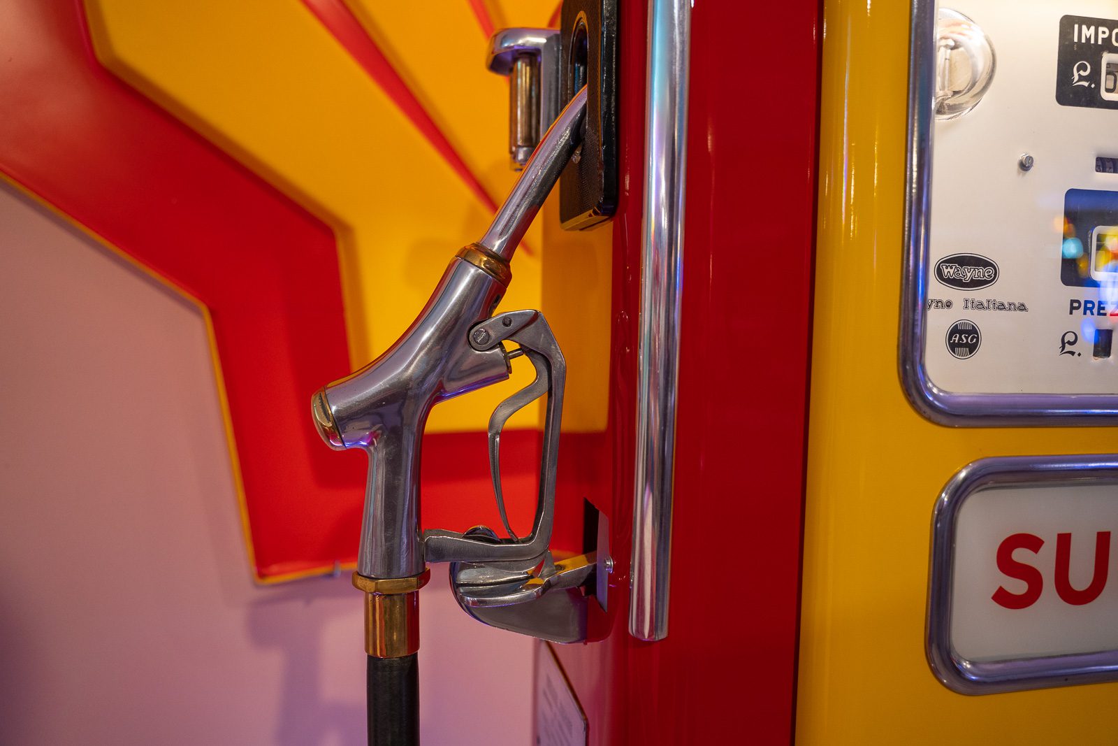 Pompa di Benzina Shell